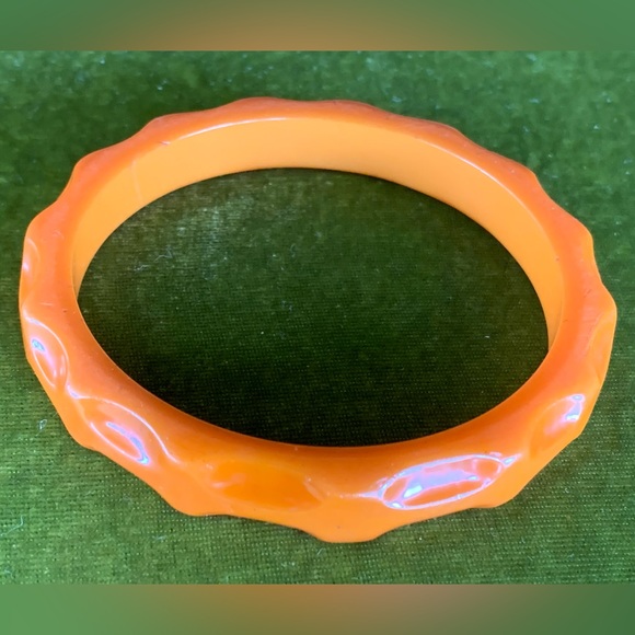Bakelite | Jewelry | Vintage Carved Butterscotch Bakelite Bangle Tested ...